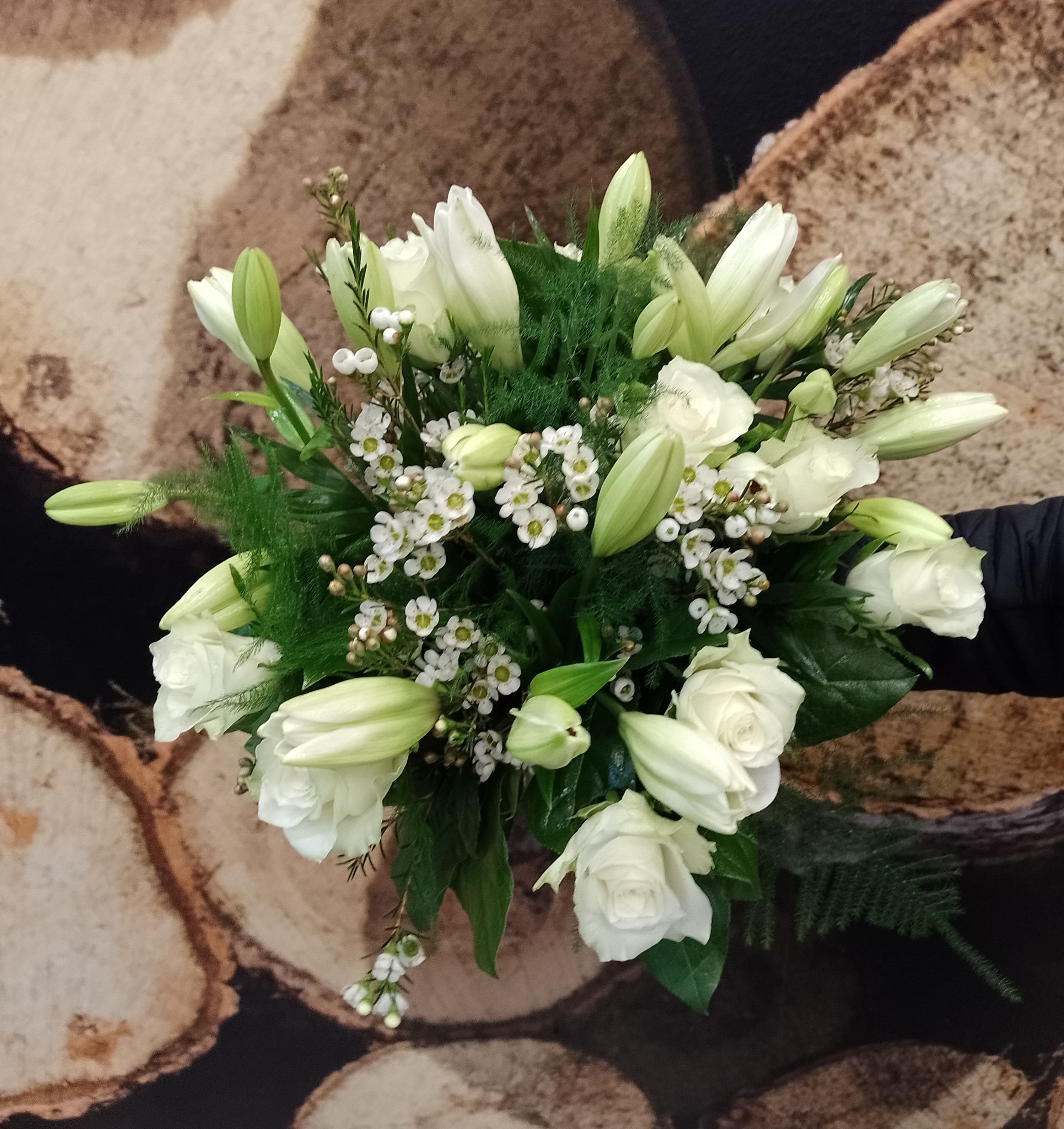 Smuk Buket bundet i hvide nuancer | superbrugsenloekken.dk